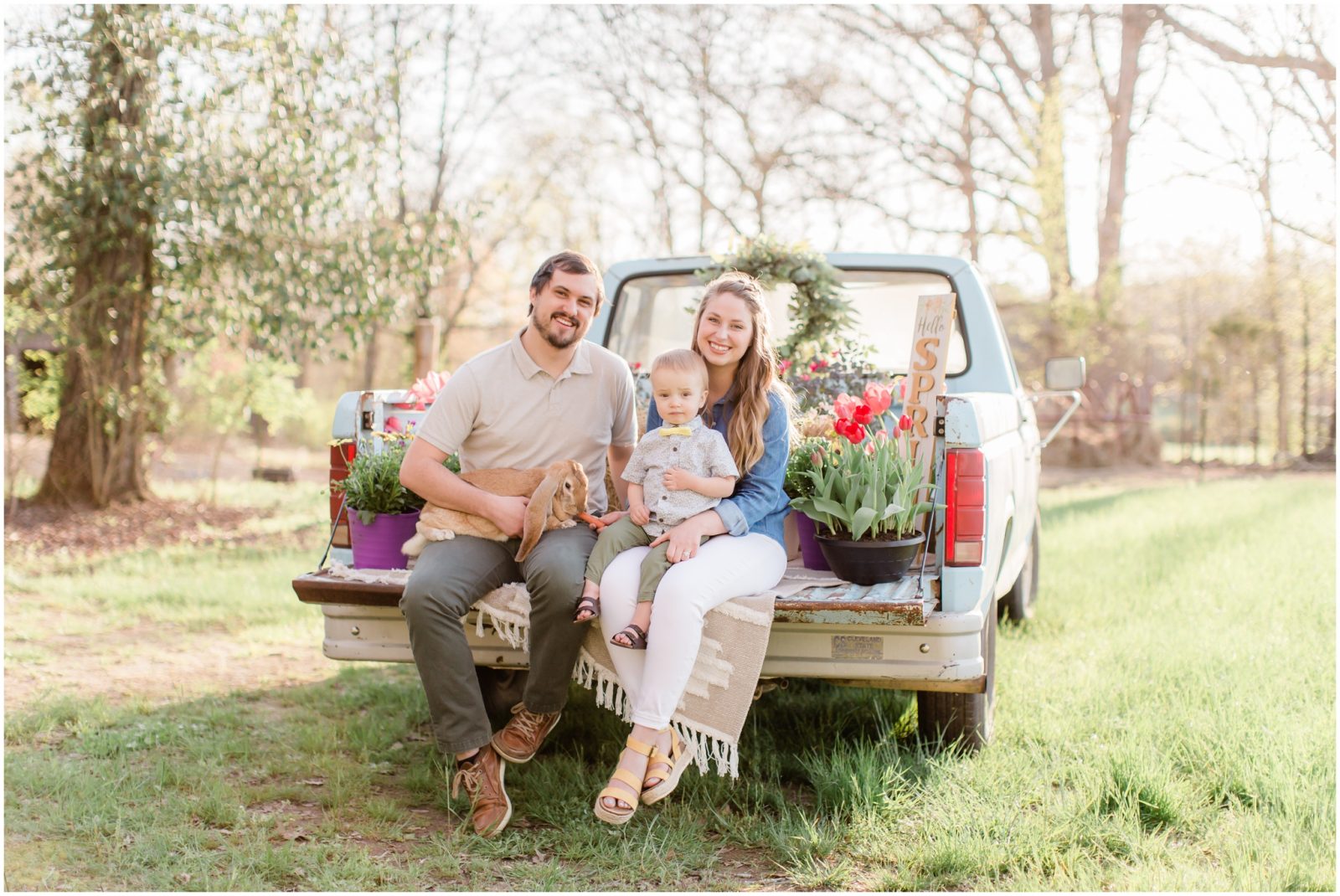 Spring Portraits With Bunnies | alyssa-rachelle.com